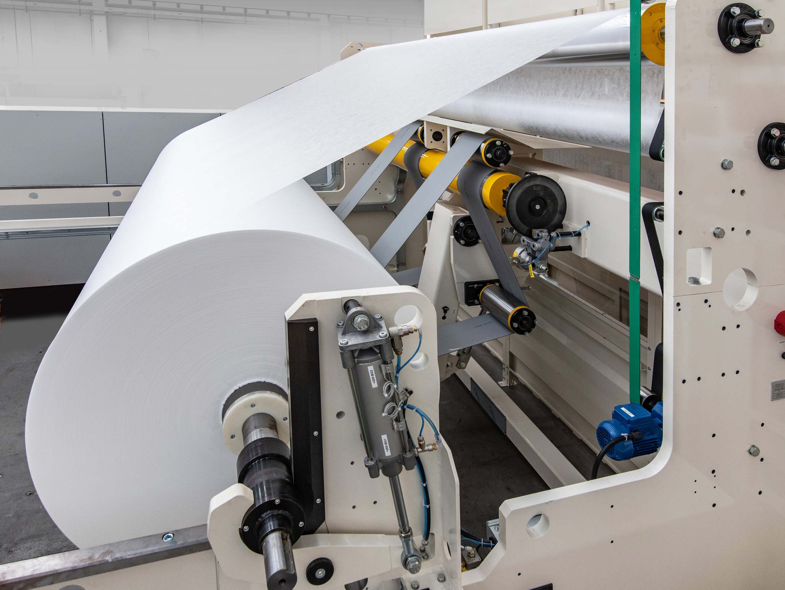 Rapid | Best selling off-line slitter rewinder for spunlace nonwovens